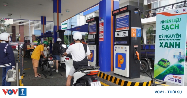 Xăng E10: thử nghiệm mới, liệu có thay đổi được thói quen cũ? | VOV1.VOV.VN